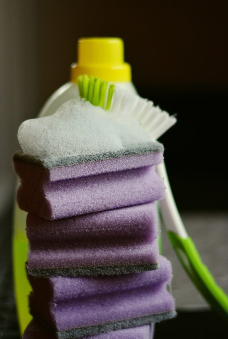 Ultimate Guide to Simple, Non-toxic Homemade Cleaning Products